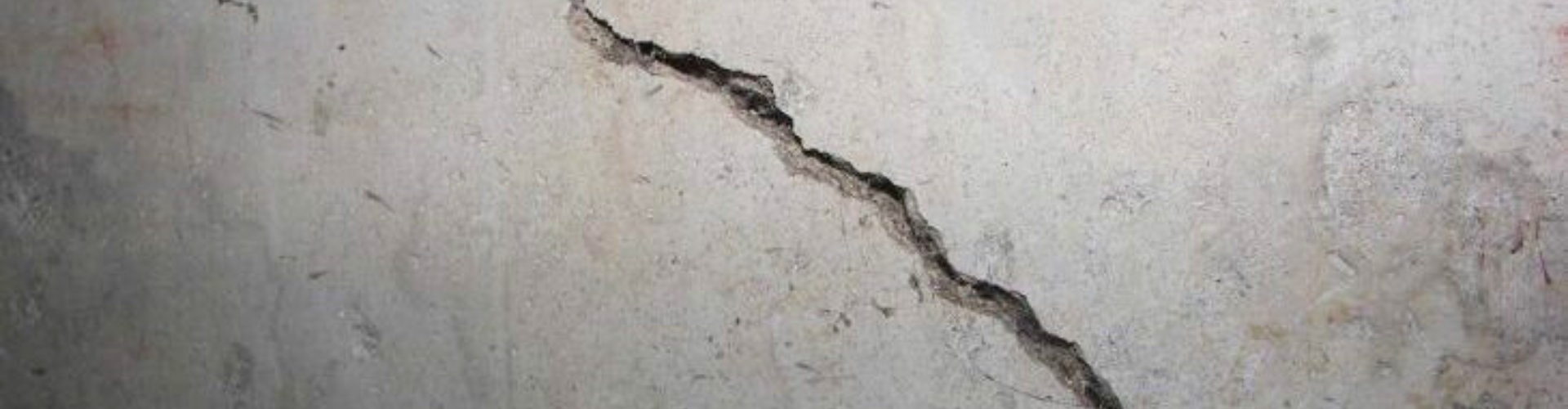 Cracks in Concrete Walls: Causes, Signs & Repair Solutions in Florida